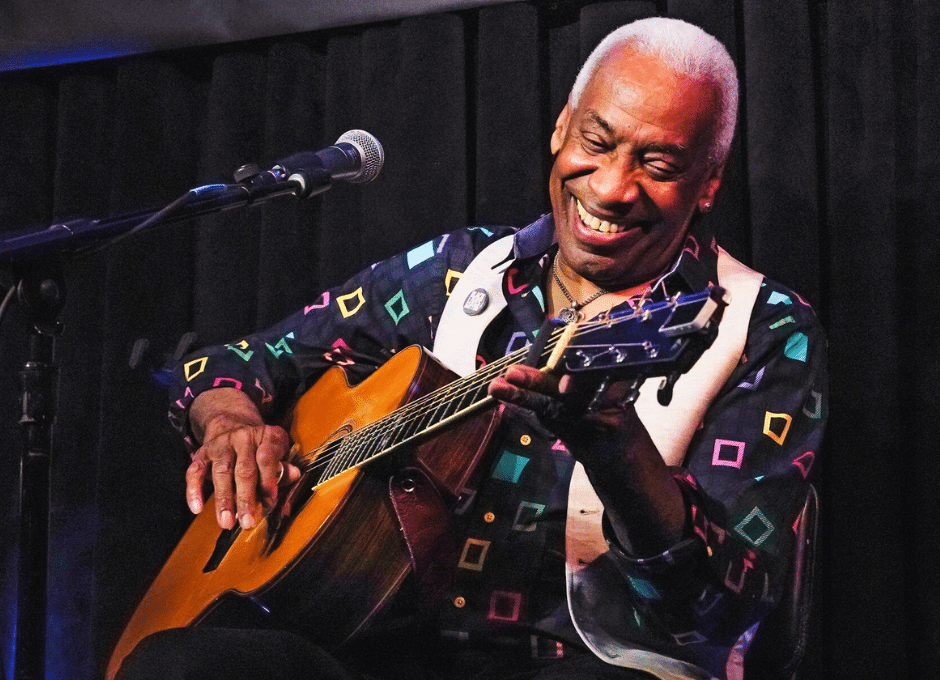 Reggie Harris - White Horse Black Mountain